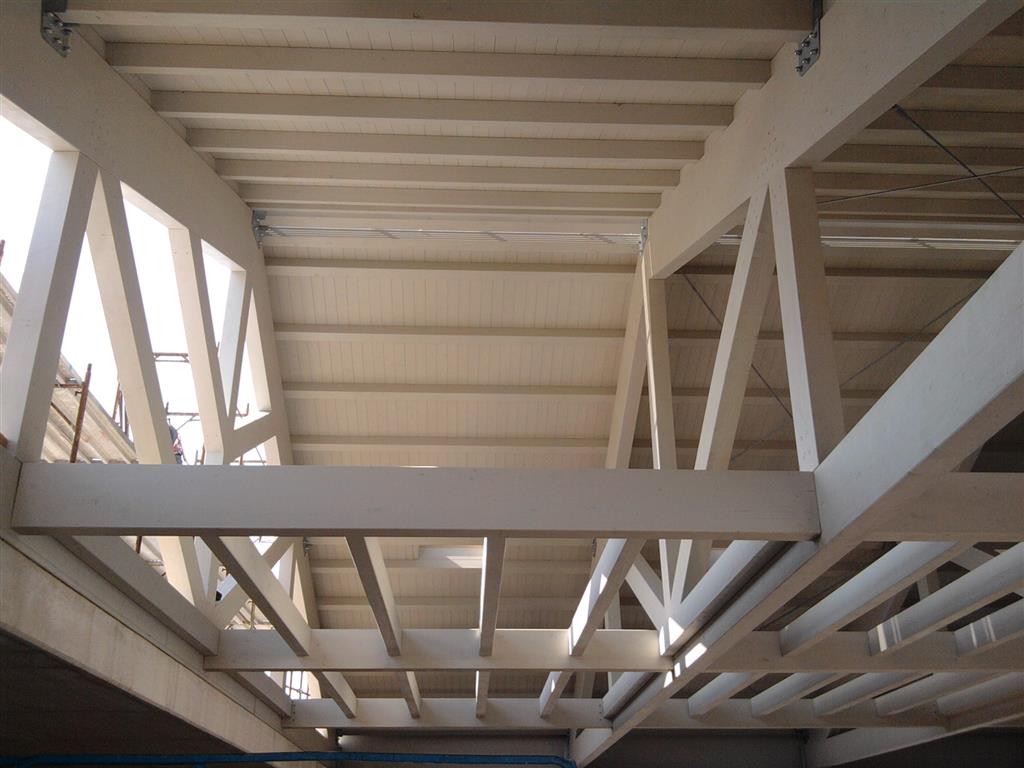 Strutture industriali in legno lamellare | Ruta srl